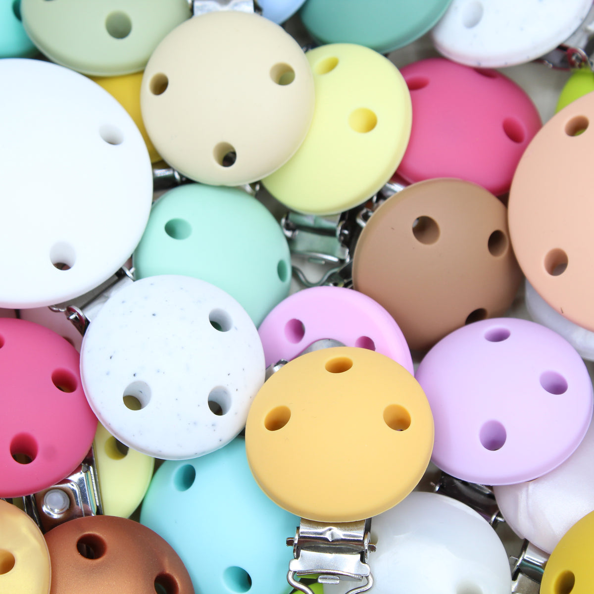 Les clips rond en silicone – Perles à croquer